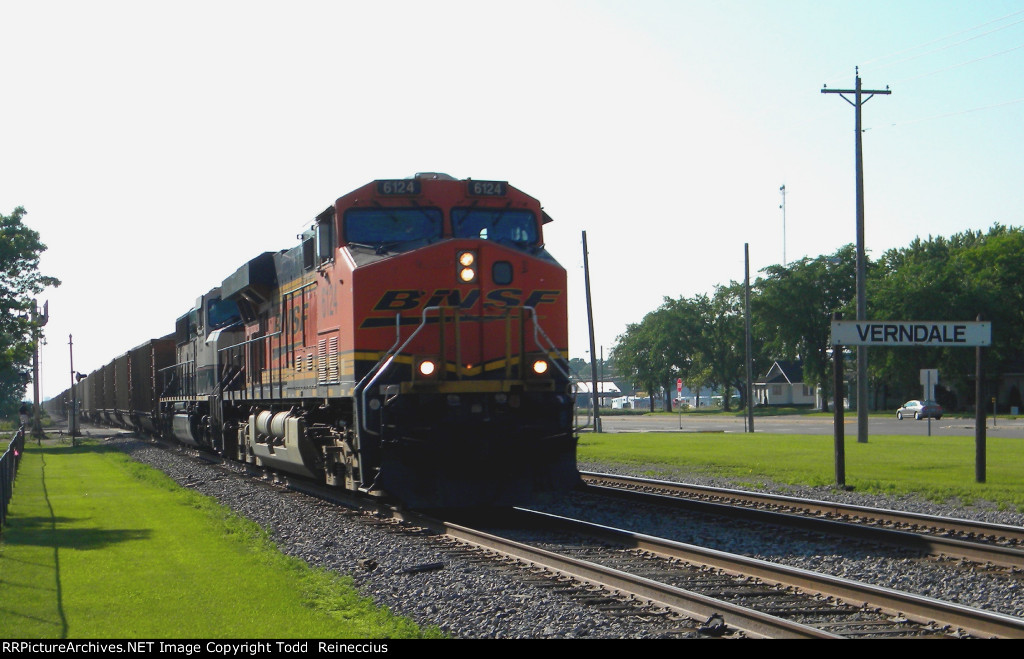 BNSF 6124